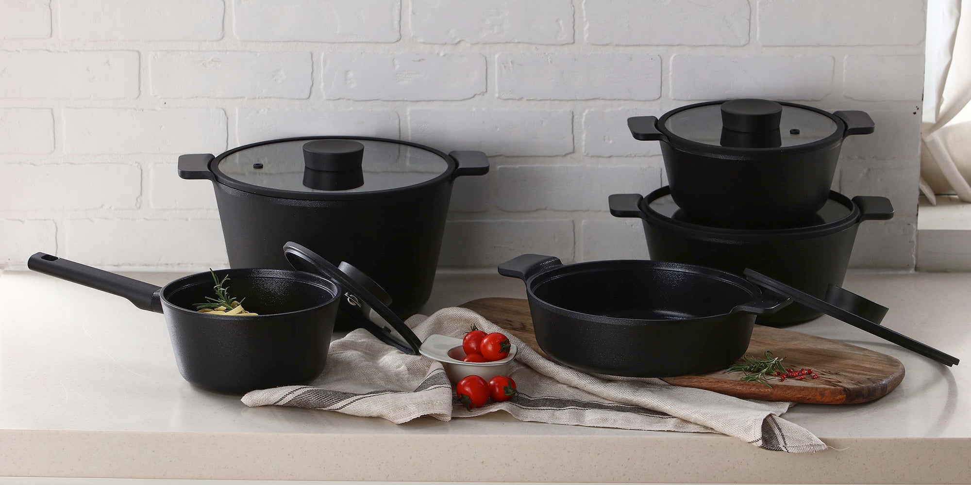 Stockpots . Casseroles . Saucepans and more